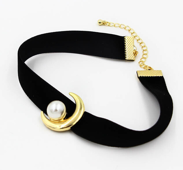 MOON CHOKER on Storenvy